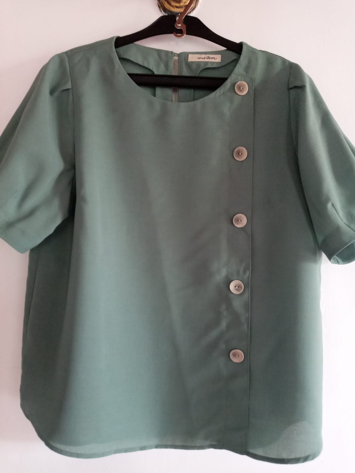 Blouse with side buttons - ApparelBay Sri Lanka